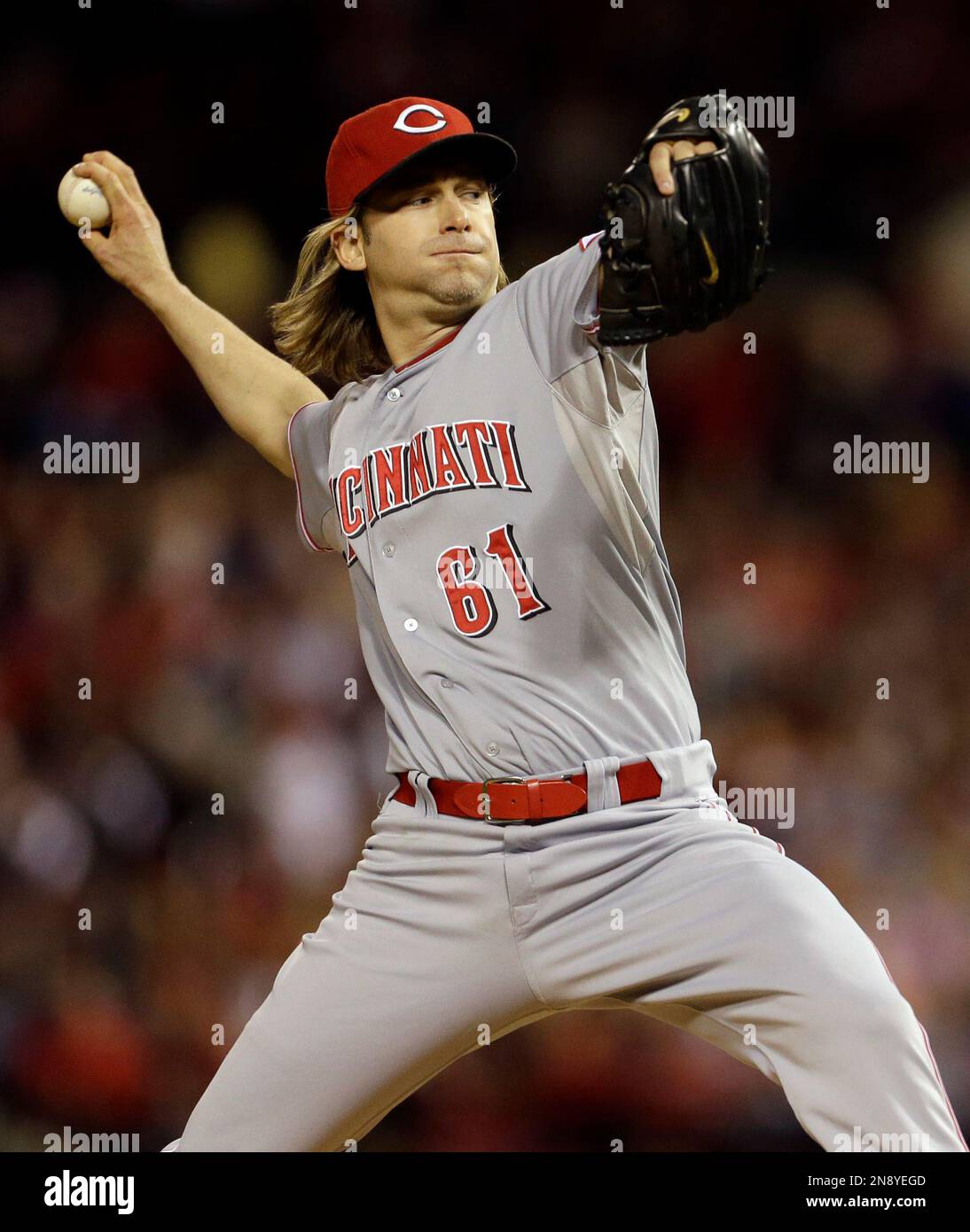 Cincinnati Reds starting pitcher Bronson Arroyo throws during the first ...