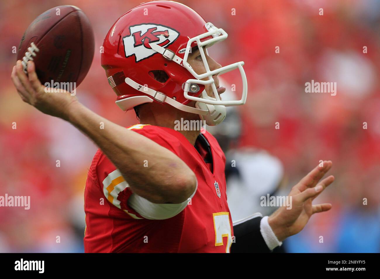 Kansas City Chiefs quarterback Matt Cassel (7) passes the ball during ...