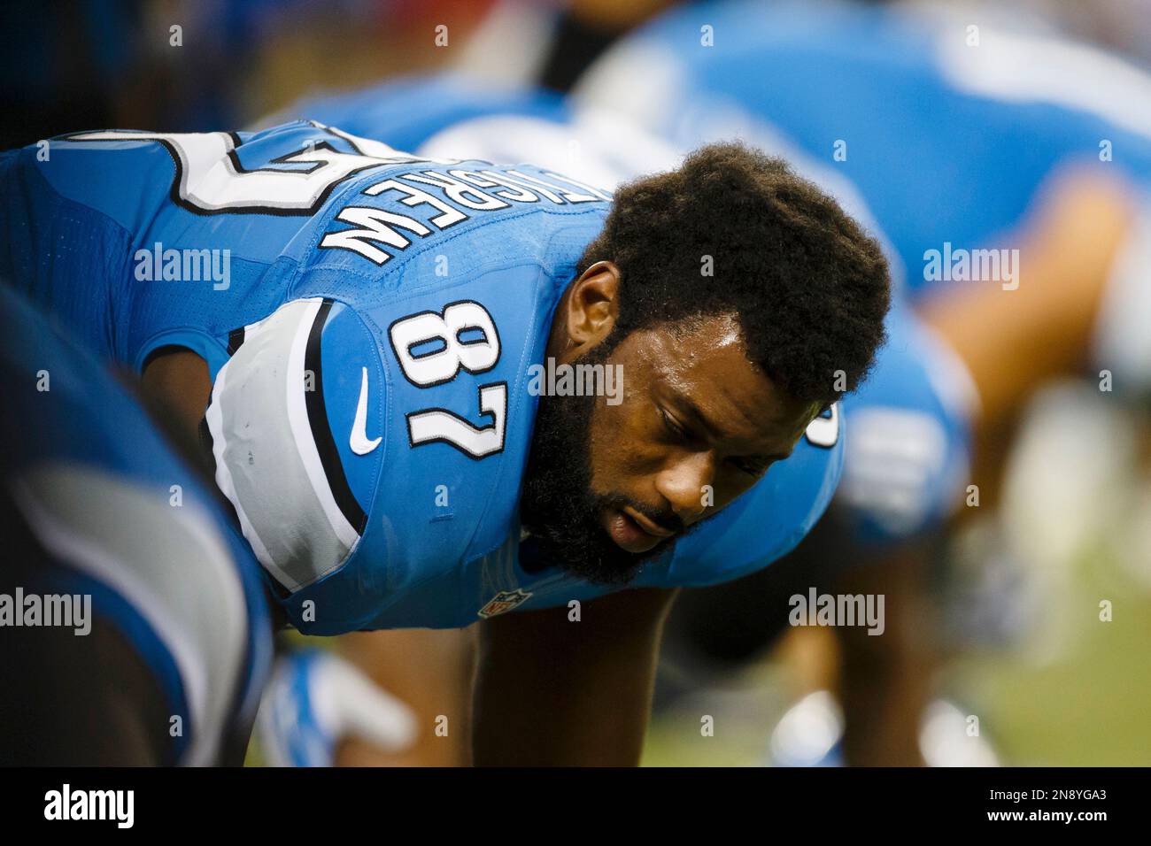 Detroit Lions tight end Brandon Pettigrew (87) warms up before an NFL ...