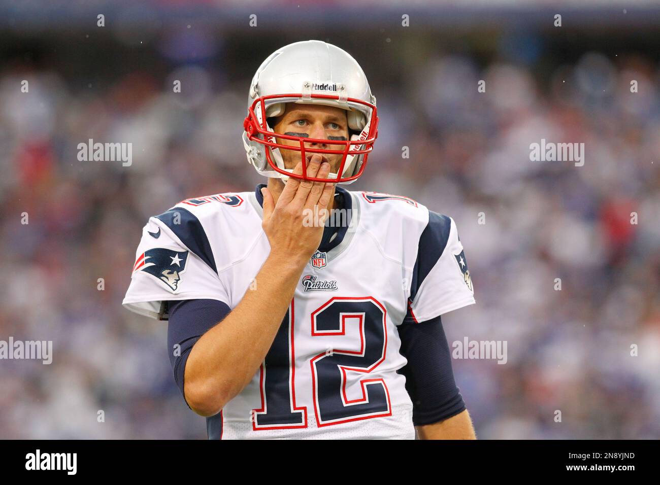 New England Patriots' Tom Brady (12) prepares for a play against the ...