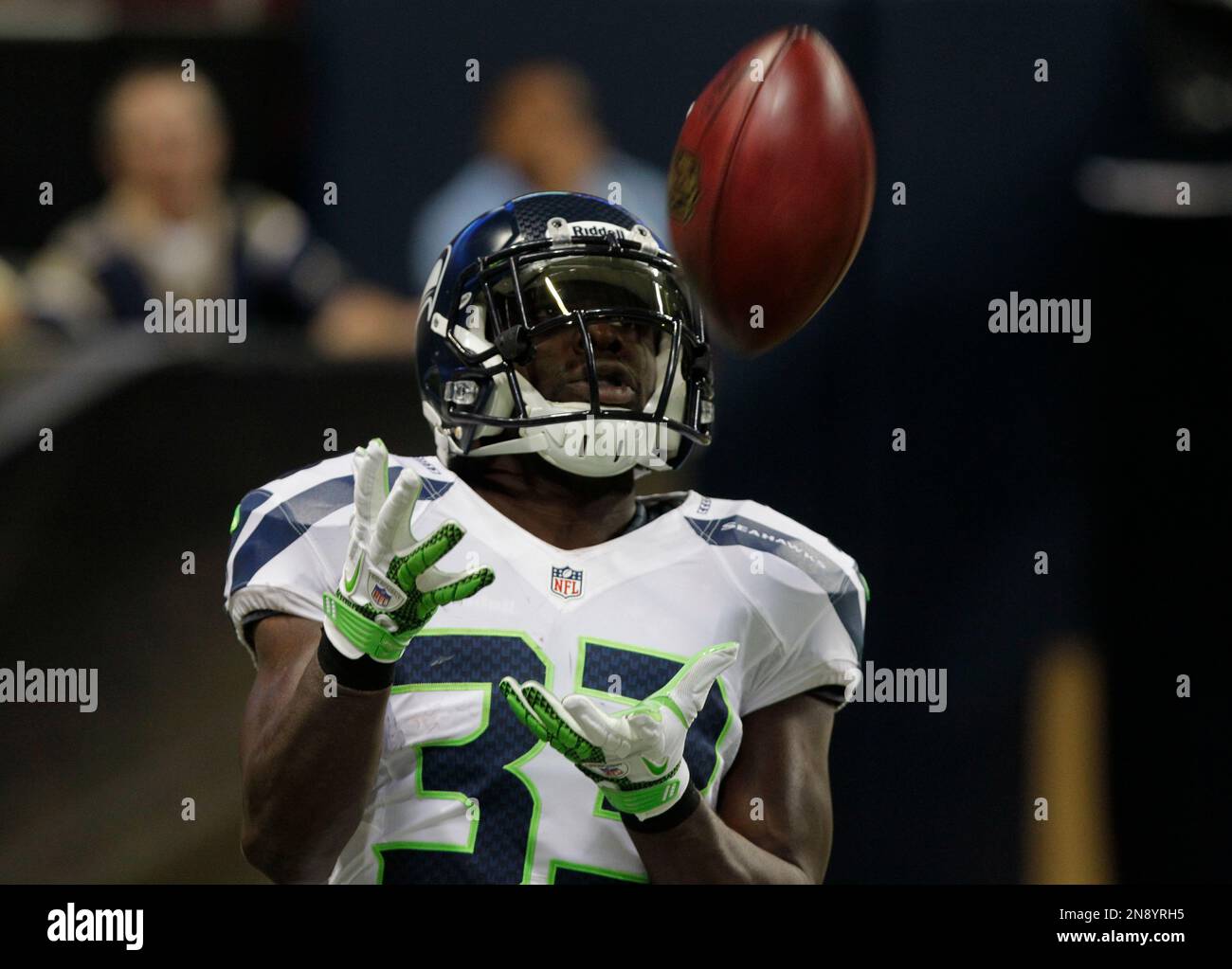 Seattle Seahawks running back Leon Washington makes a catchduring the ...