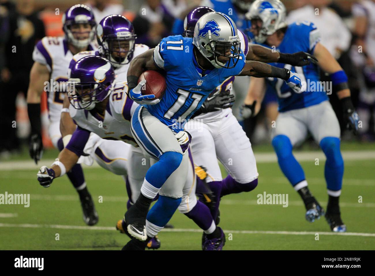 Detroit Lions' Stefan Logan (11) returns a kick off during the second ...