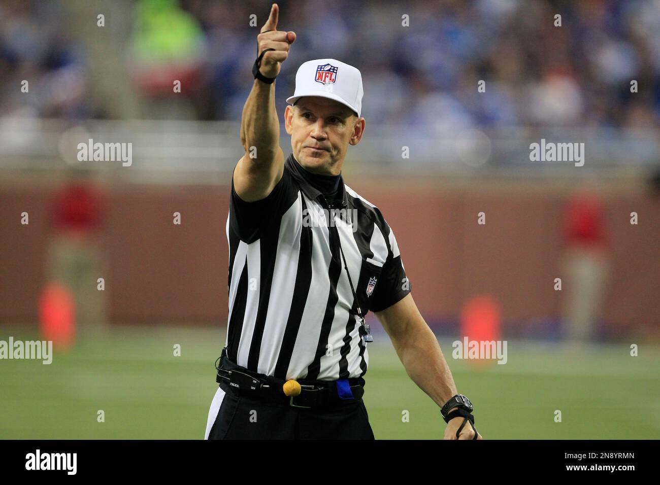 Referee Clete Blakeman signals a first down during the second quarter ...
