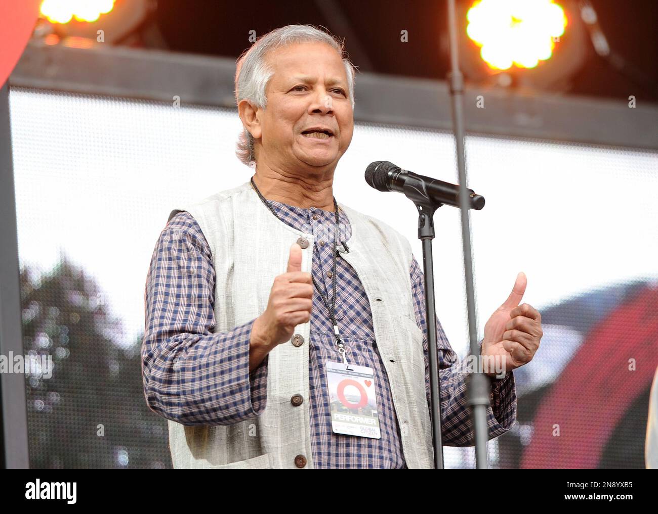 Nobel Peace Prize recipient Muhammad Yunus speaks at the Global Citizen ...