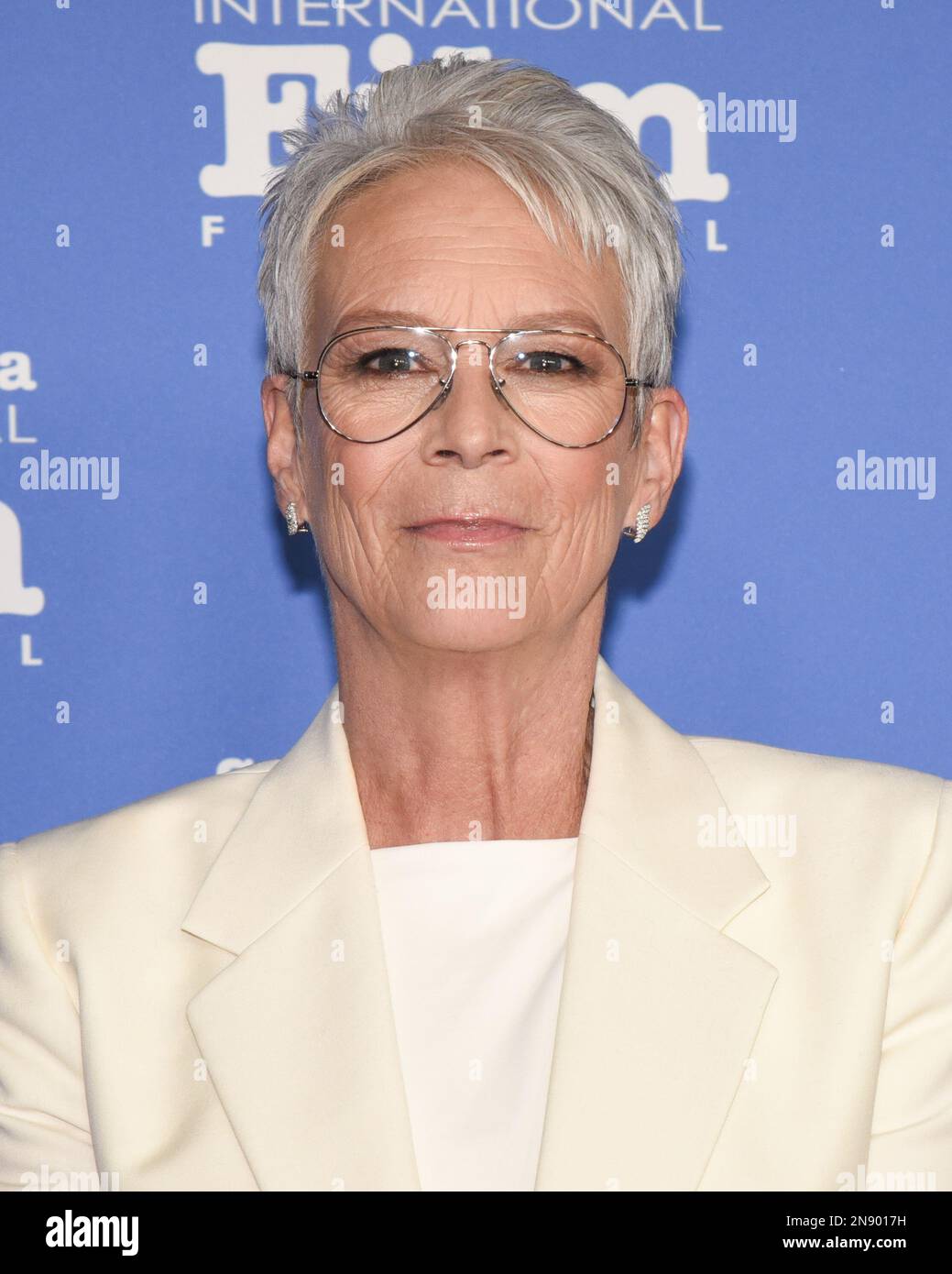 Jamie Lee Curtis attends the Maltin Modern Master Award, 38th Annual ...