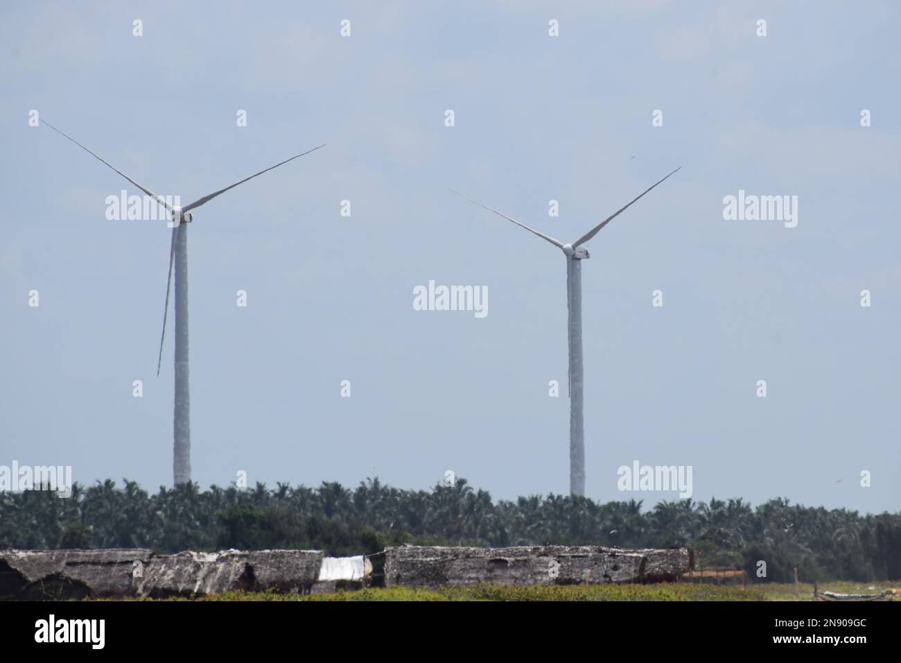 Electricity with windmills natural hi-res stock photography and images ...