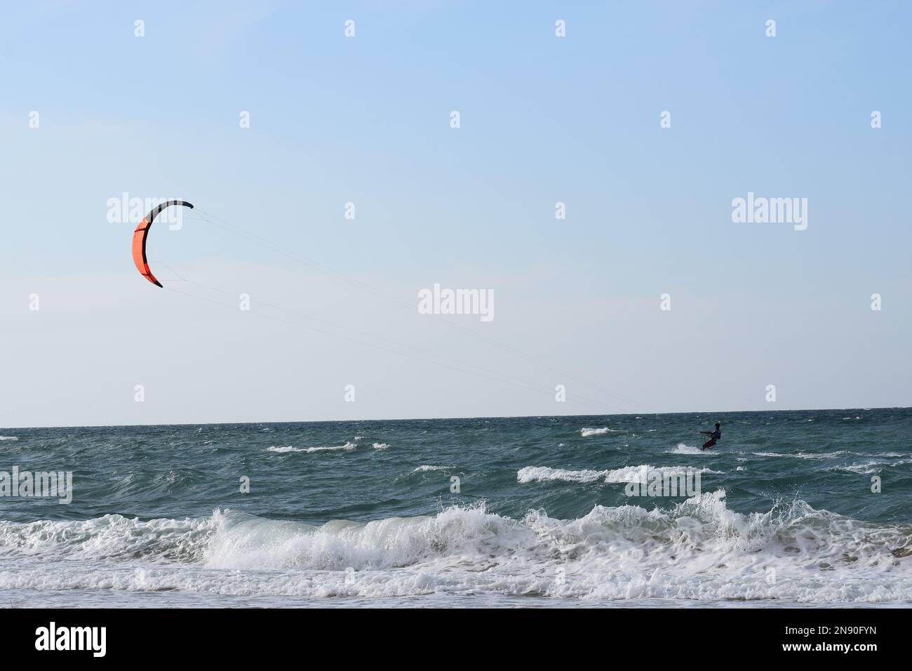 Fly across the ocean hi-res stock photography and images - Alamy