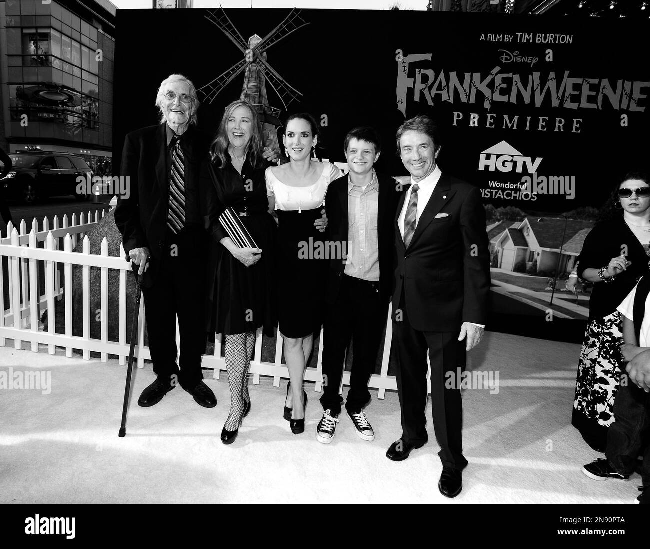 From left, actors Martin Landau, Catherine O'Hara, Winona Ryder ...