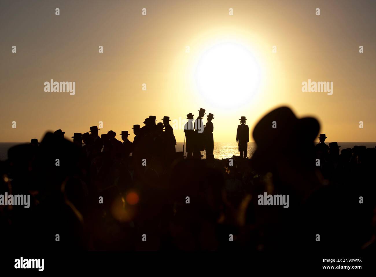 Ultra-Orthodox Jews of the Hassidic sect Vizhnitz gather on a hill ...