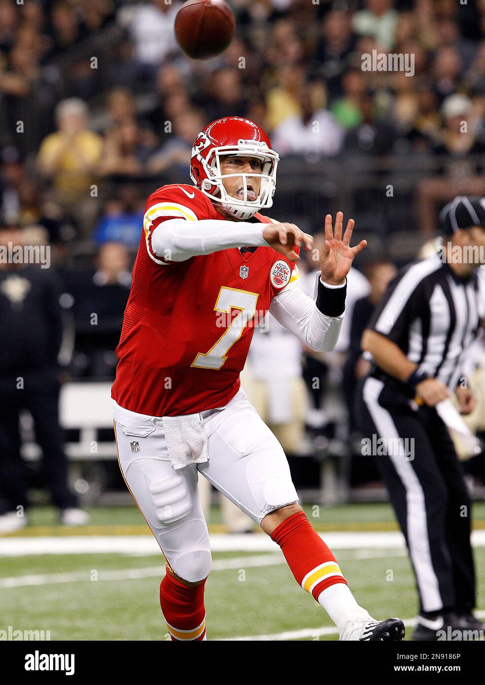 Kansas City Chiefs quarterback Matt Cassel (7) passes in the first half ...