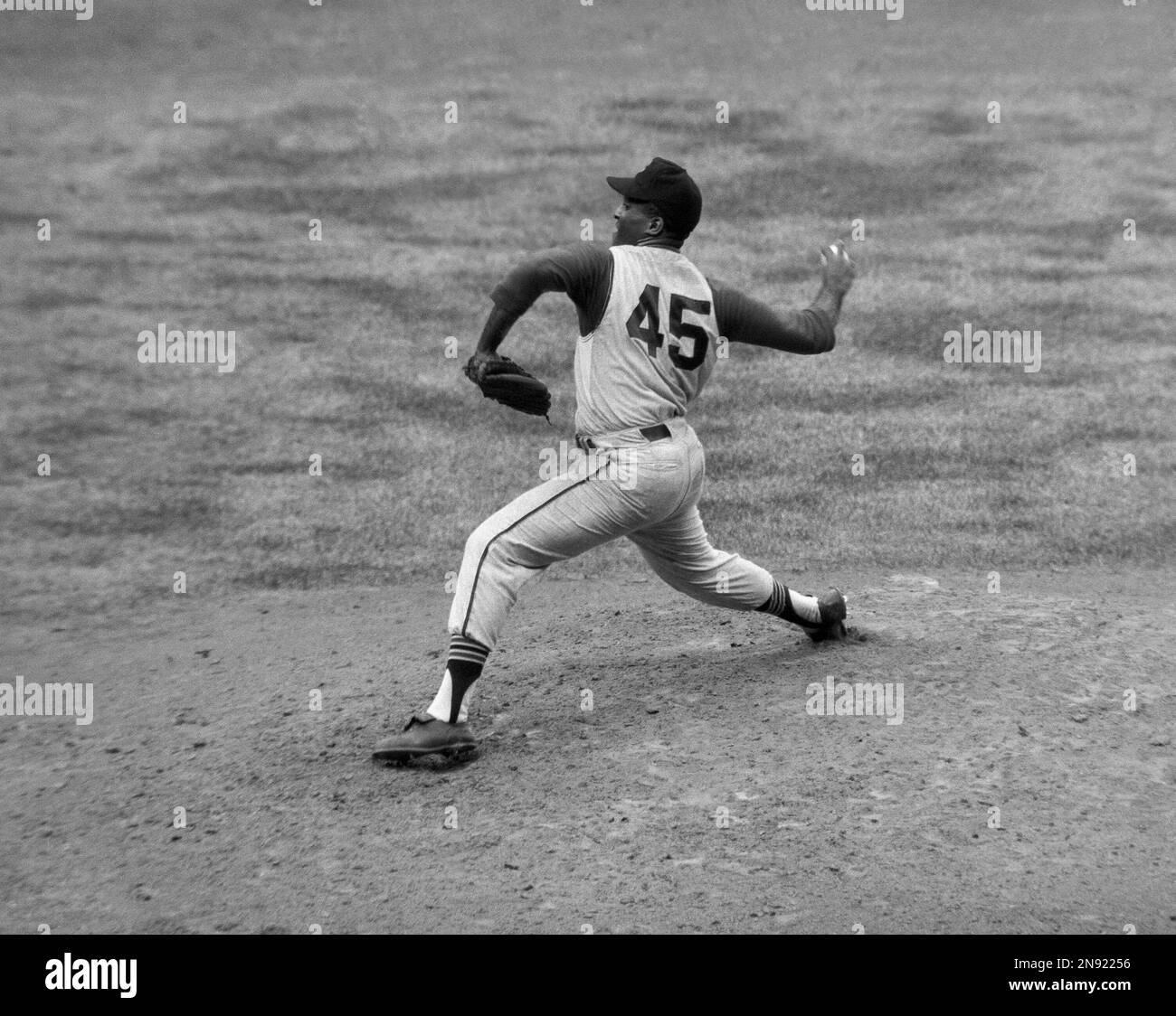 Cleveland Indians pitcher Luis Tiant serves up the ball for the second ...