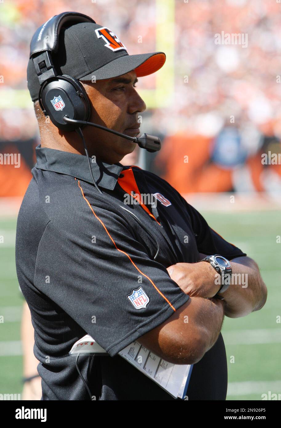 Cincinnati Bengals head coach Marvin Lewis in action against the ...