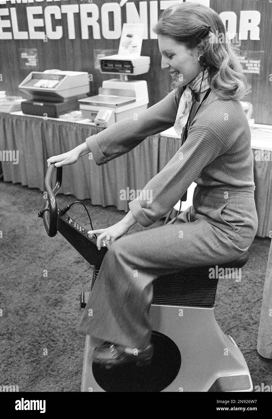 Debbie Ellis of Chicago demonstrates a "Dynavit," a computerized ...