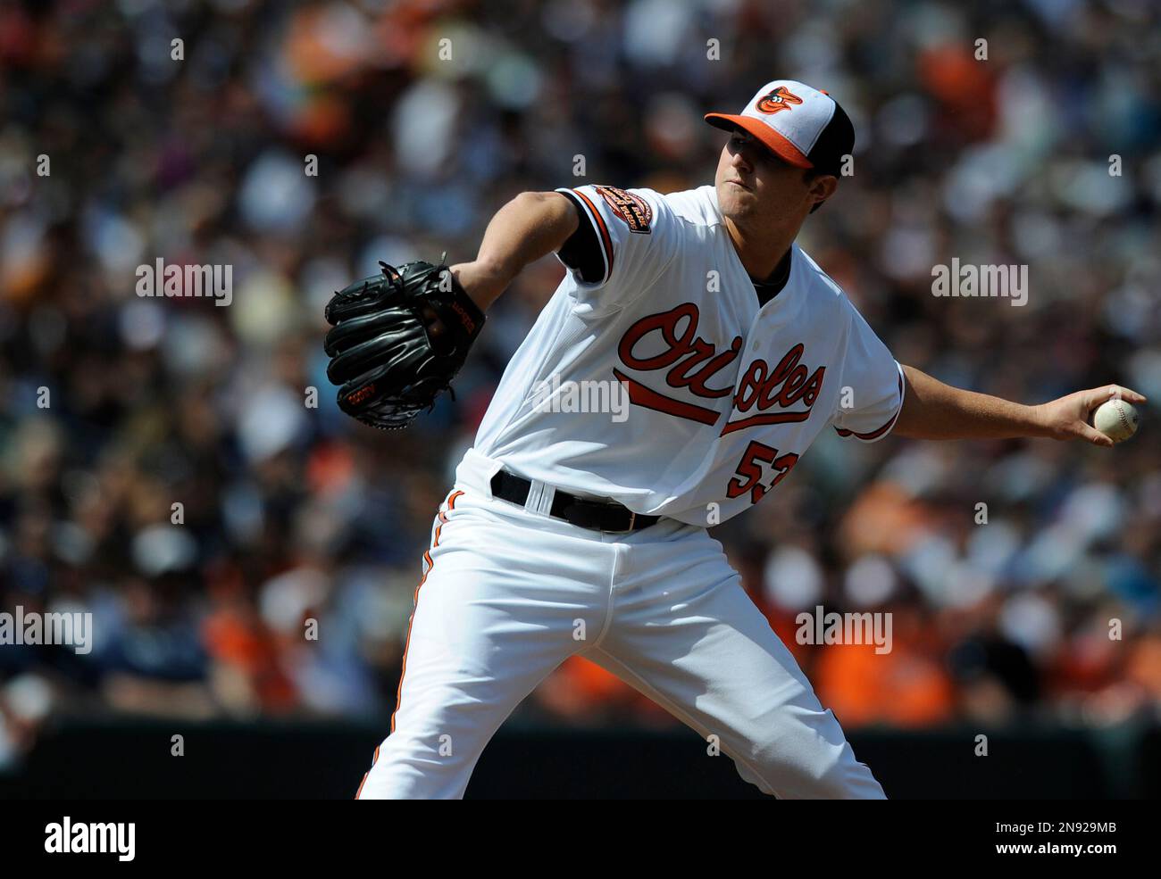 Baltimore Orioles starting pitcher Zach Britton (53) delivers a pitch ...
