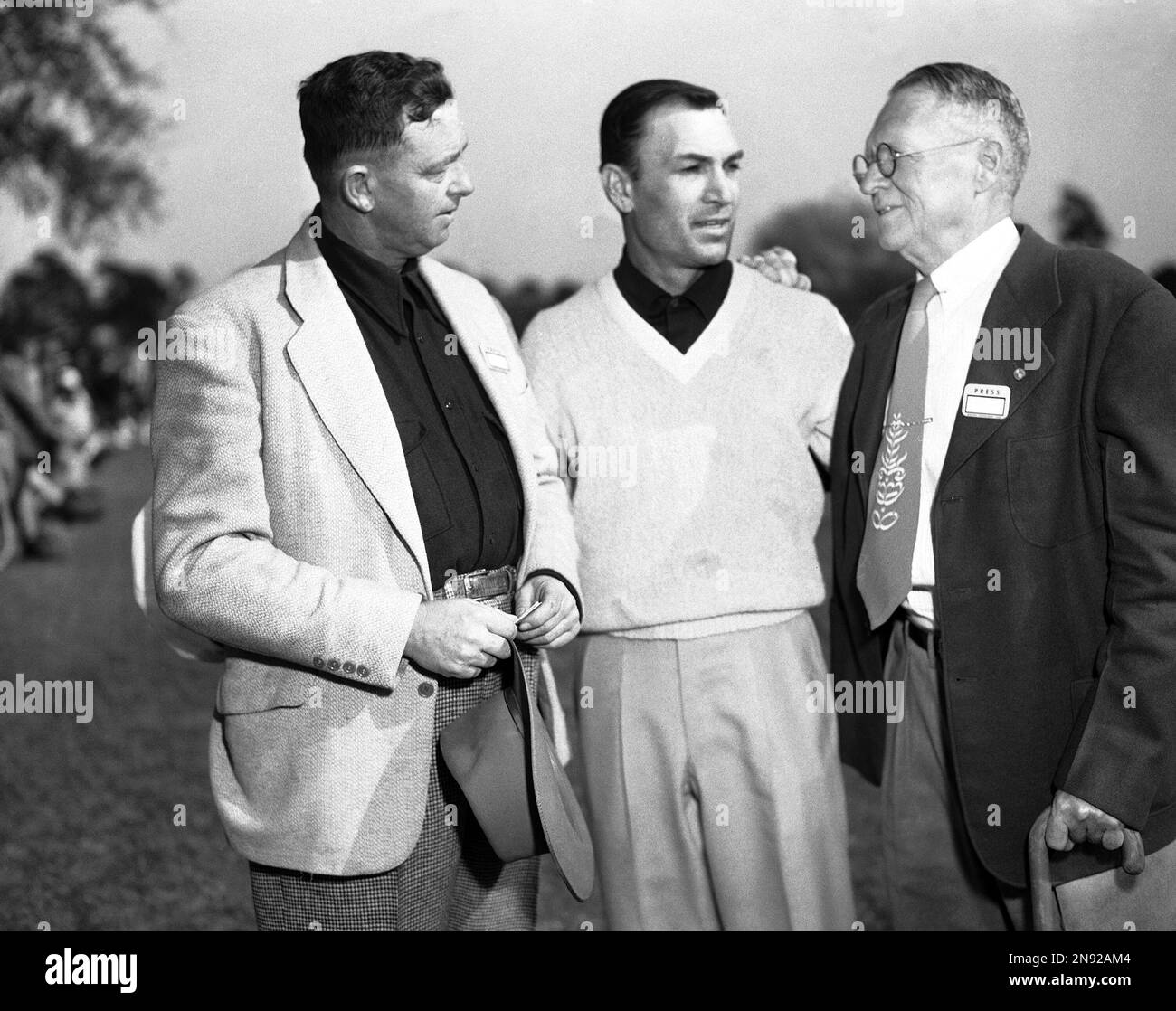 Ben Hogan, center, of Hershey, Pa., talks with Ed Miles, left, and O.B ...