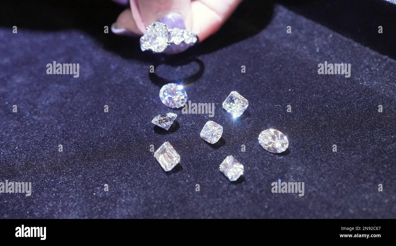 Lab grown diamonds hi-res stock photography and images - Alamy