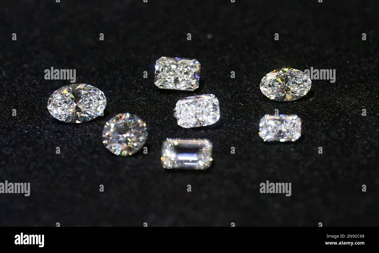 Lab grown diamonds hi-res stock photography and images - Alamy