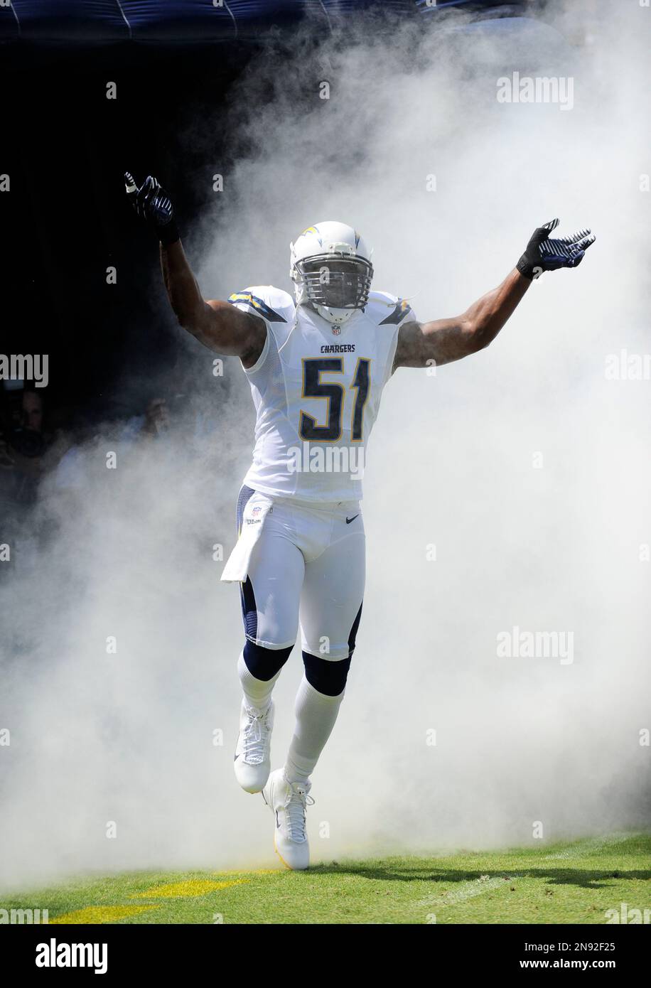 San Diego Chargers inside linebacker Takeo Spikes (51) comes onto the ...