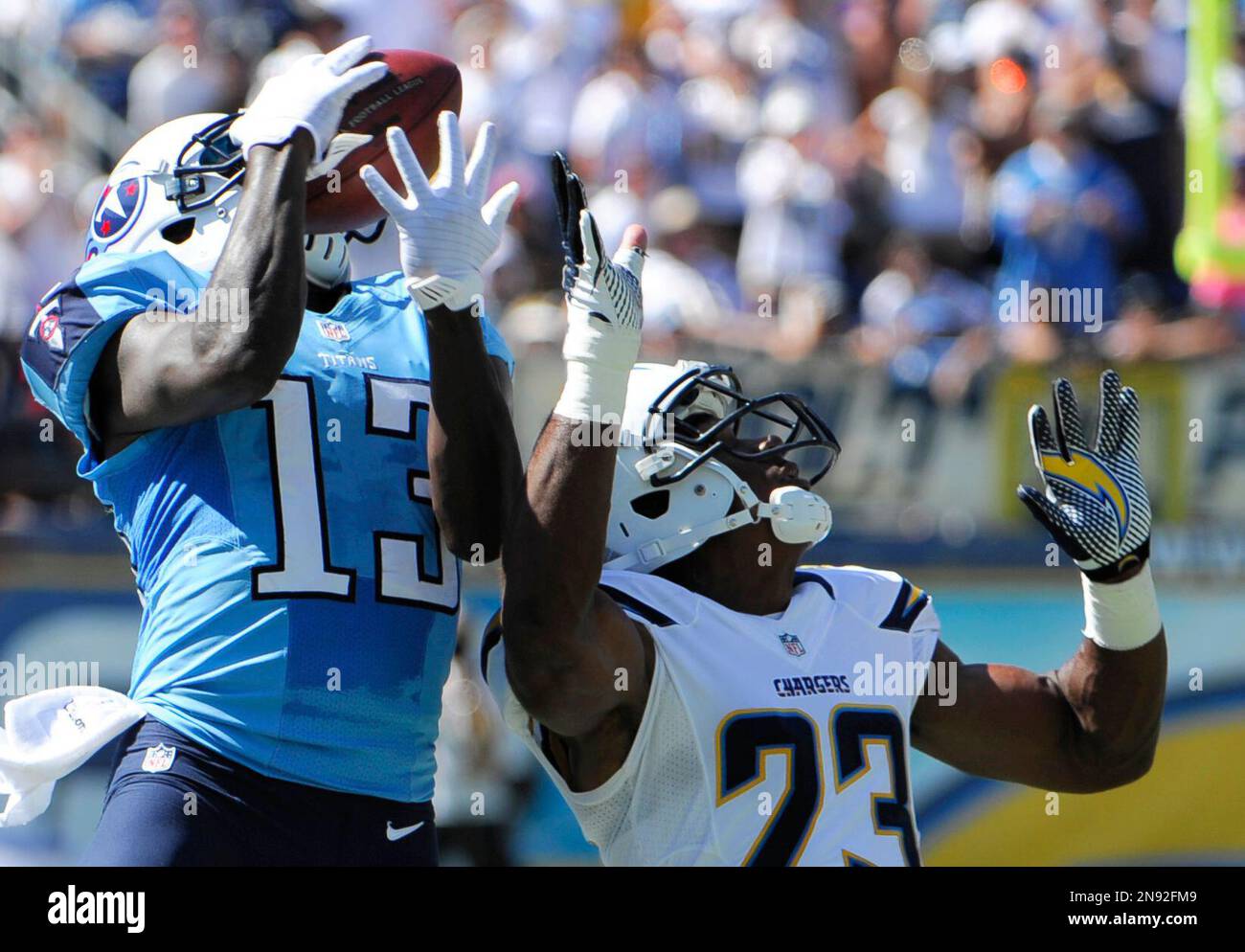 Tennessee Titans wide receiver Kendall Wright makes a catch over San ...