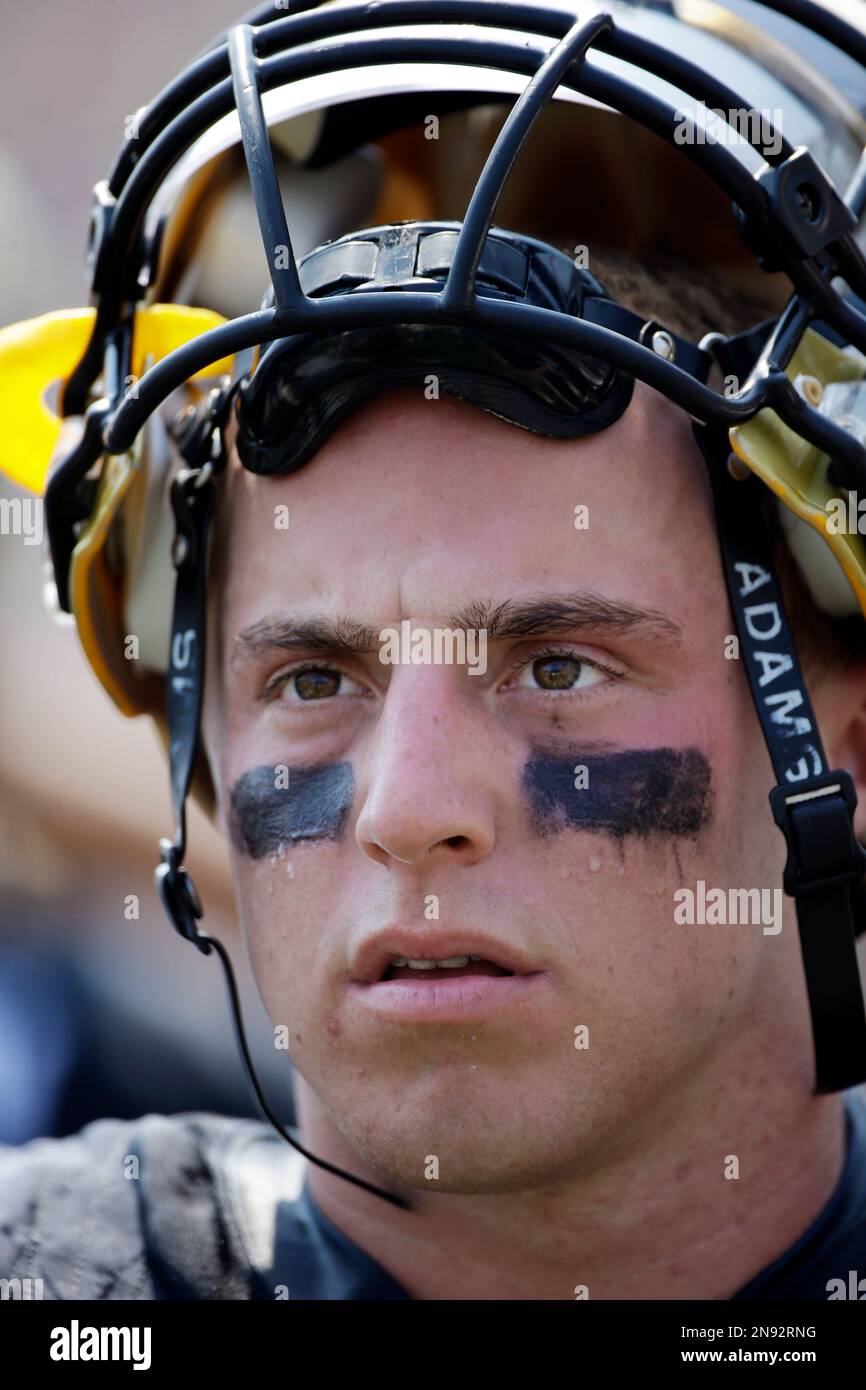 Vanderbilt quarterback Austyn Carta-Samuels watches from the bench in ...