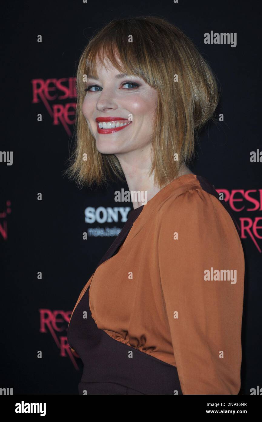 Sienna Guillory attends the US premiere of "Resident Evil: Retribution ...