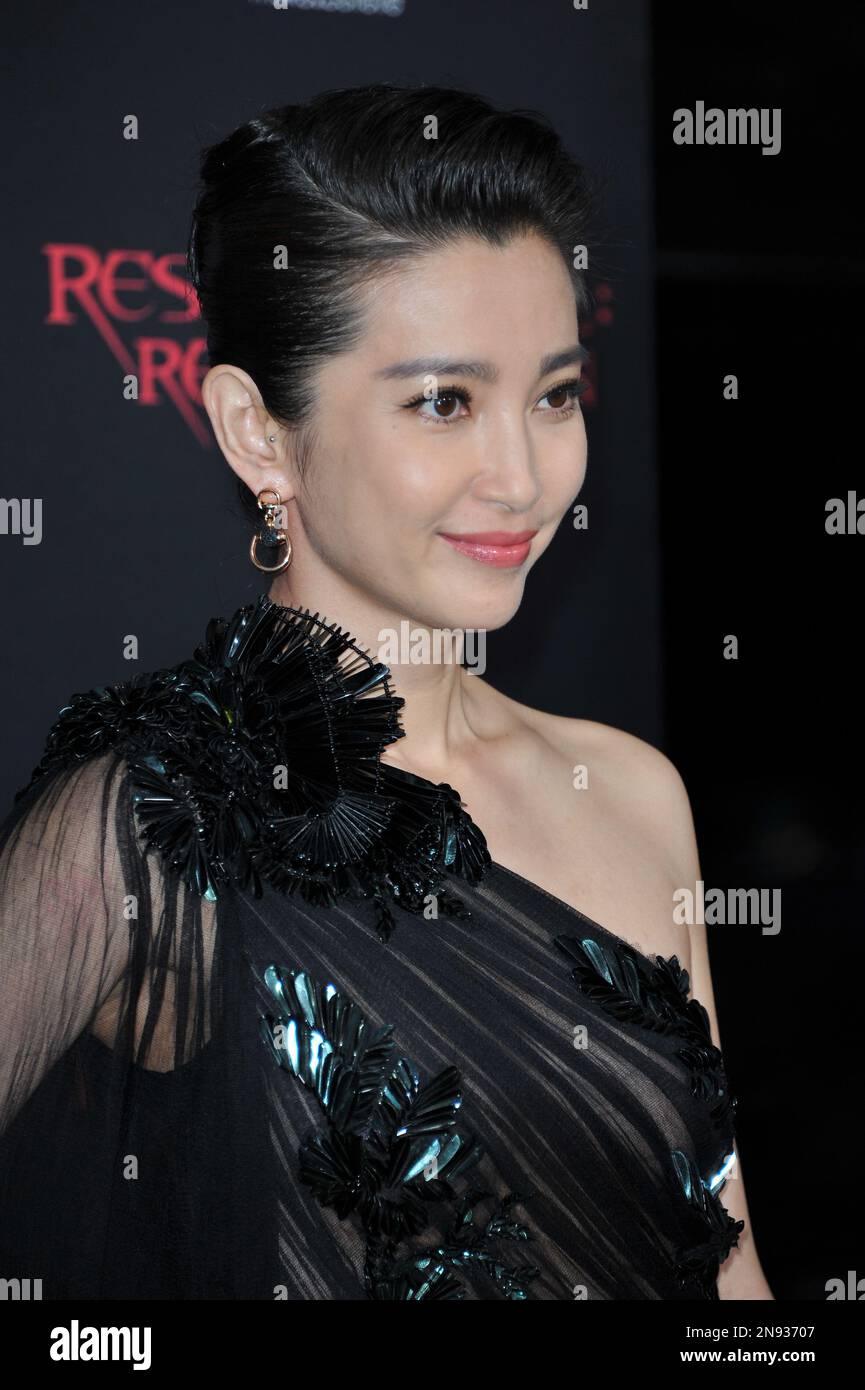 Li Bingbing attends the US premiere of "Resident Evil: Retribution" at ...