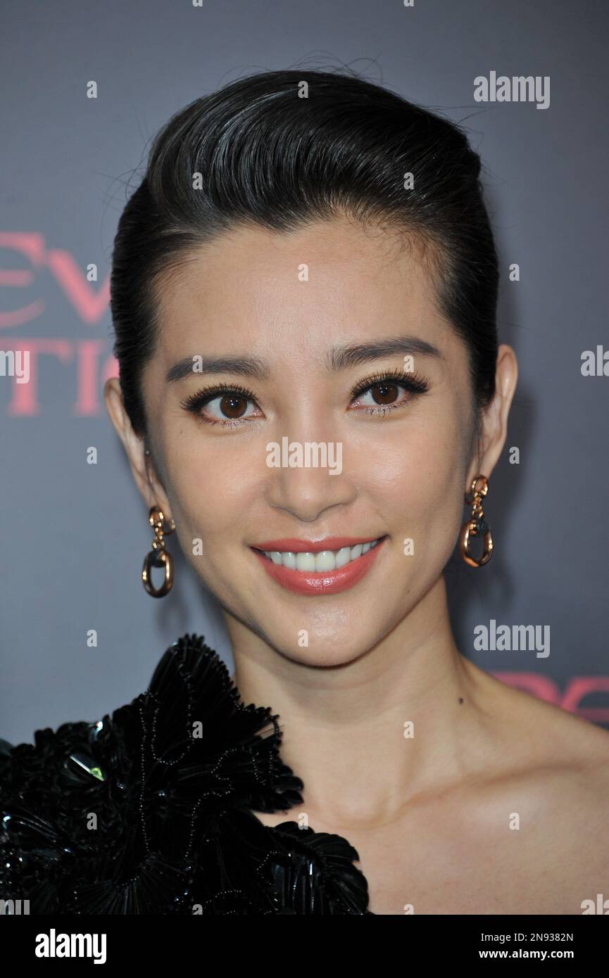 Li Bingbing attends the US premiere of "Resident Evil: Retribution" at ...