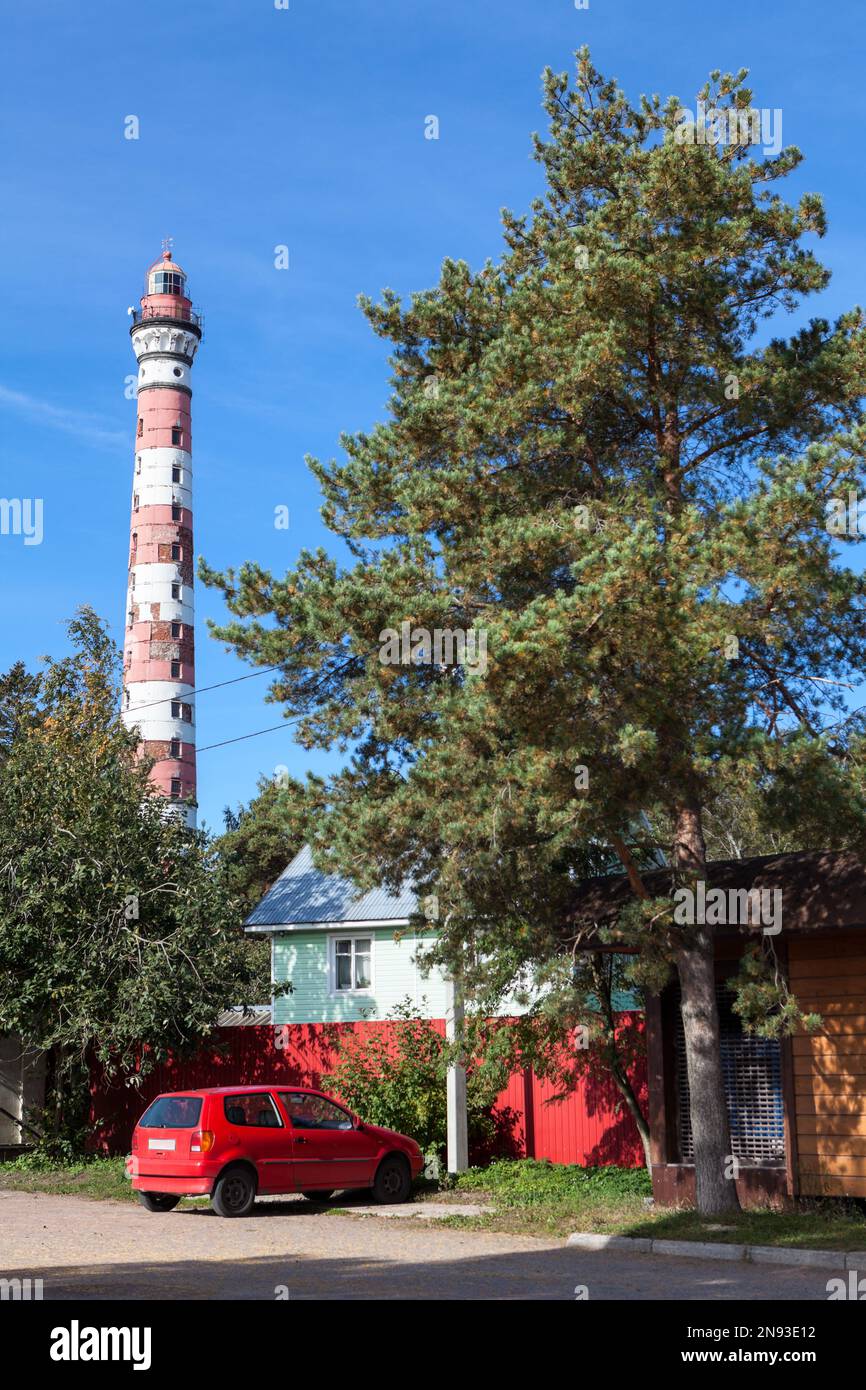 Osinovetsky lighthouse and the entrance to the sandy beach of the ...