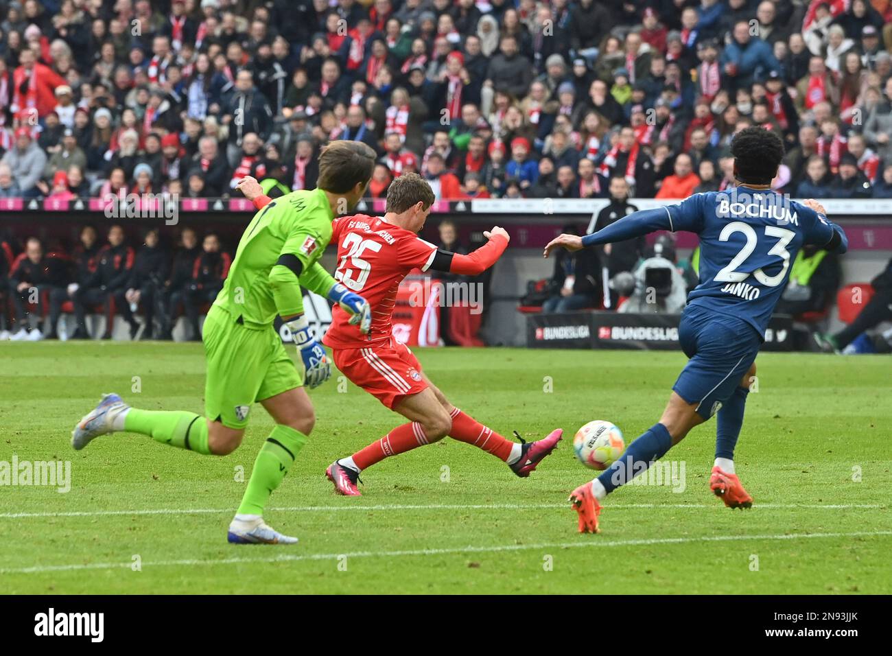 goal Thomas MUELLER (M?LLER, FC Bayern Munich) to 1-0 versus Manuel RIEMANN (goalwart BO) and ...