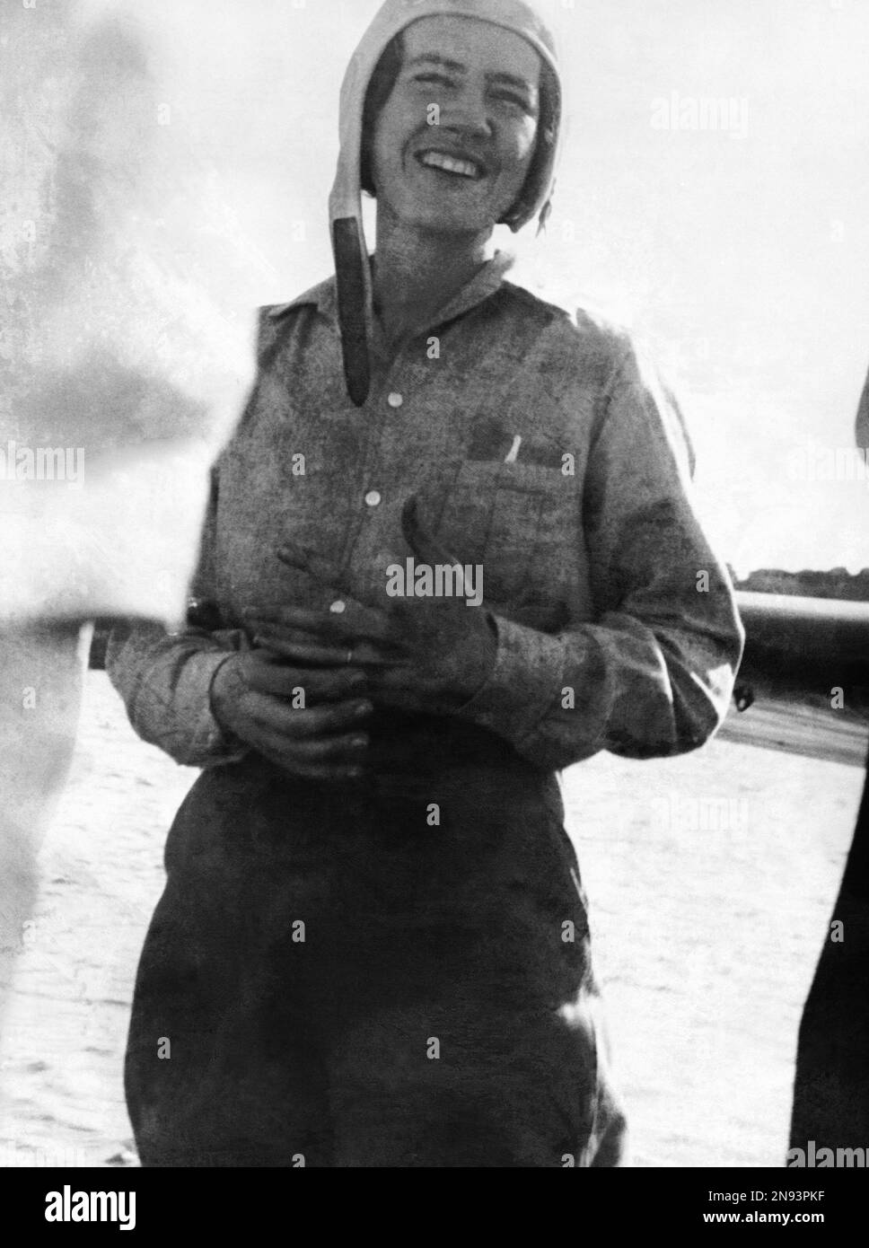 Anne Morrow Lindbergh smiles for the enthusiastic crowd that welcomed ...