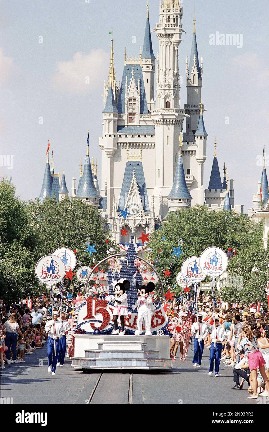 World-renowned Disney characters Minnie and Mickey Mouse wave to crowds ...