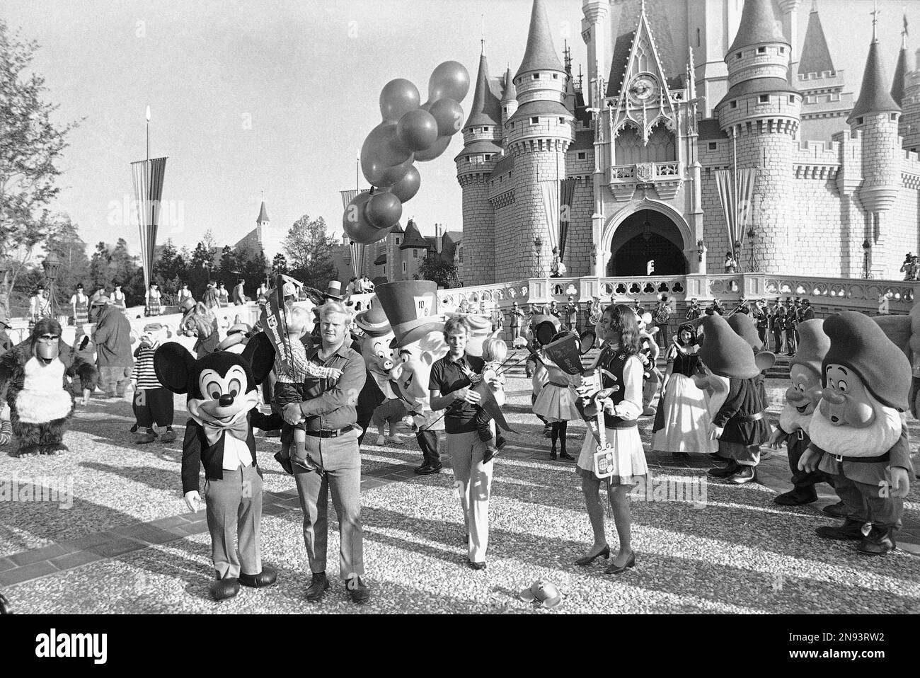 Mickey Mouse and his friends celebrate Disney World's tenth birthday on ...