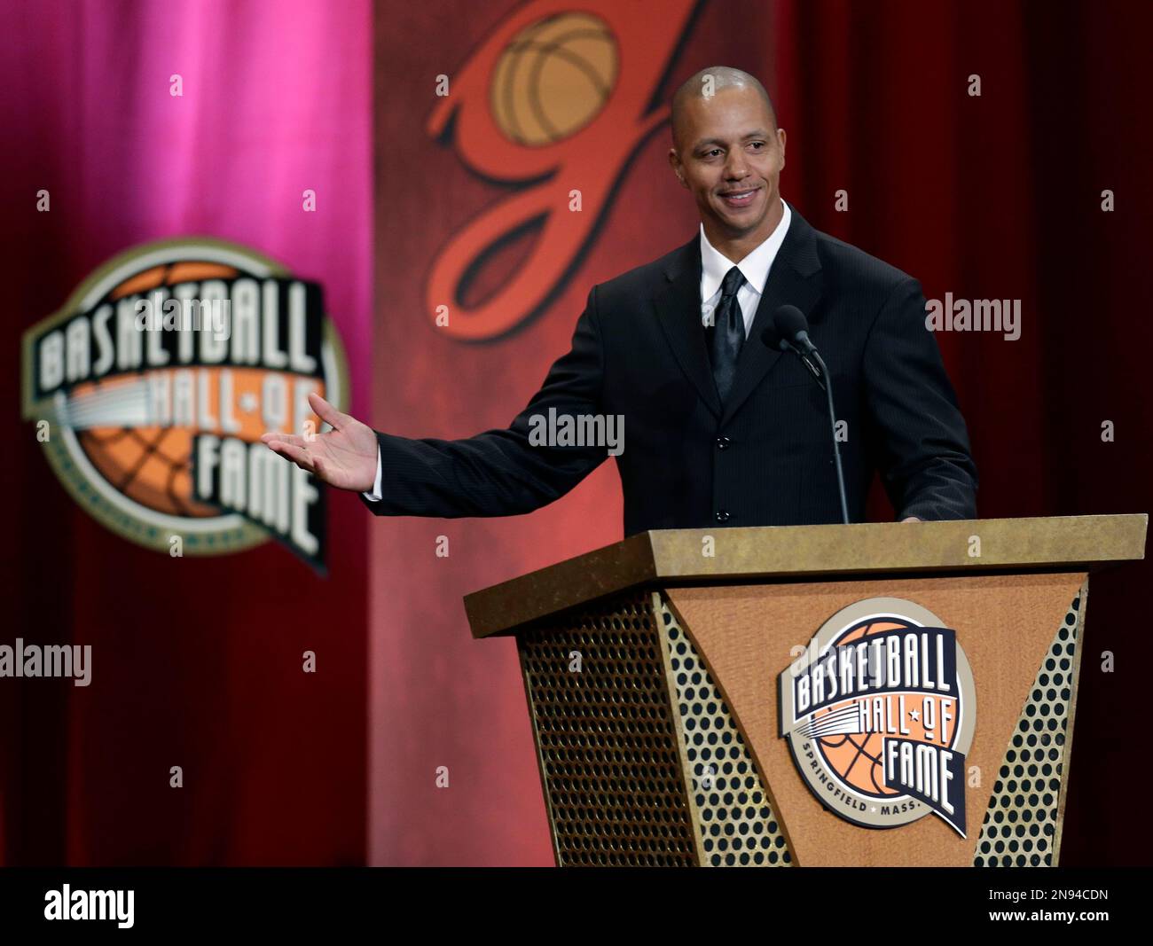 Derek Barksdale speaks on behalf of his inductee father, the late Don ...