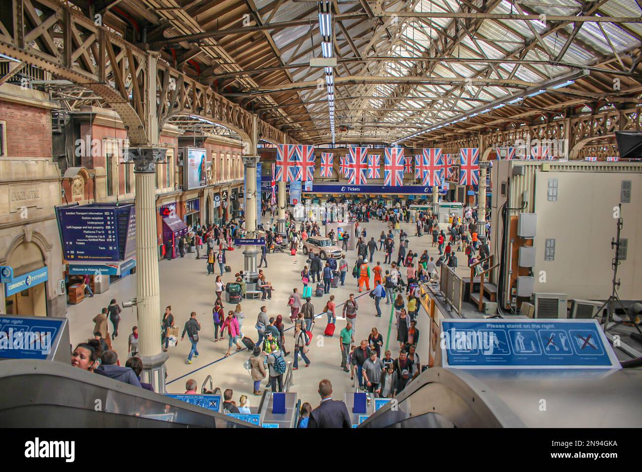 Inside victoria station london england hi-res stock photography and ...