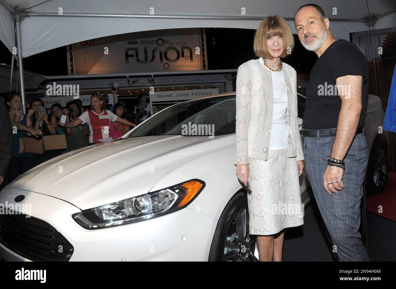 IMAGE DISTRIBUTED FOR FORD - Anna Wintour and Ford's Senior Designer ...