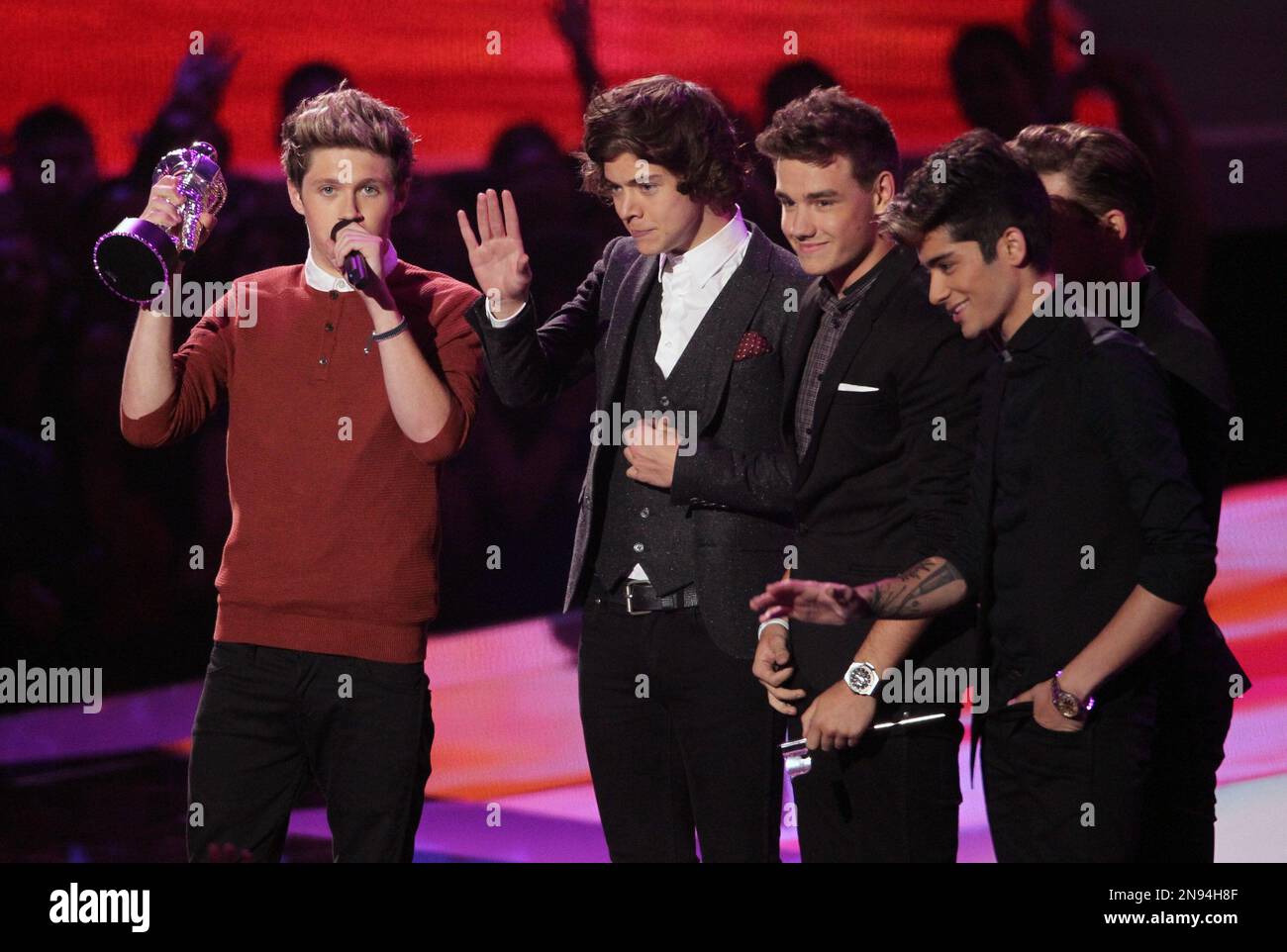 Musical group One direction accepts the best pop video award for "What ...