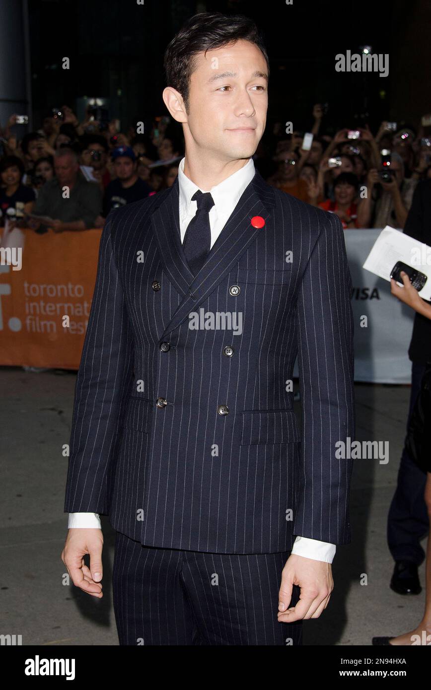 Acto Joseph Gordon-Levitt attends the opening night gala premiere of ...