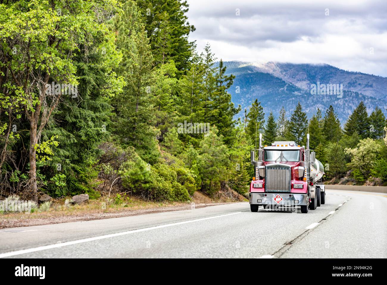 Industrial burgundy classic day cab big rig bonnet semi truck with ...