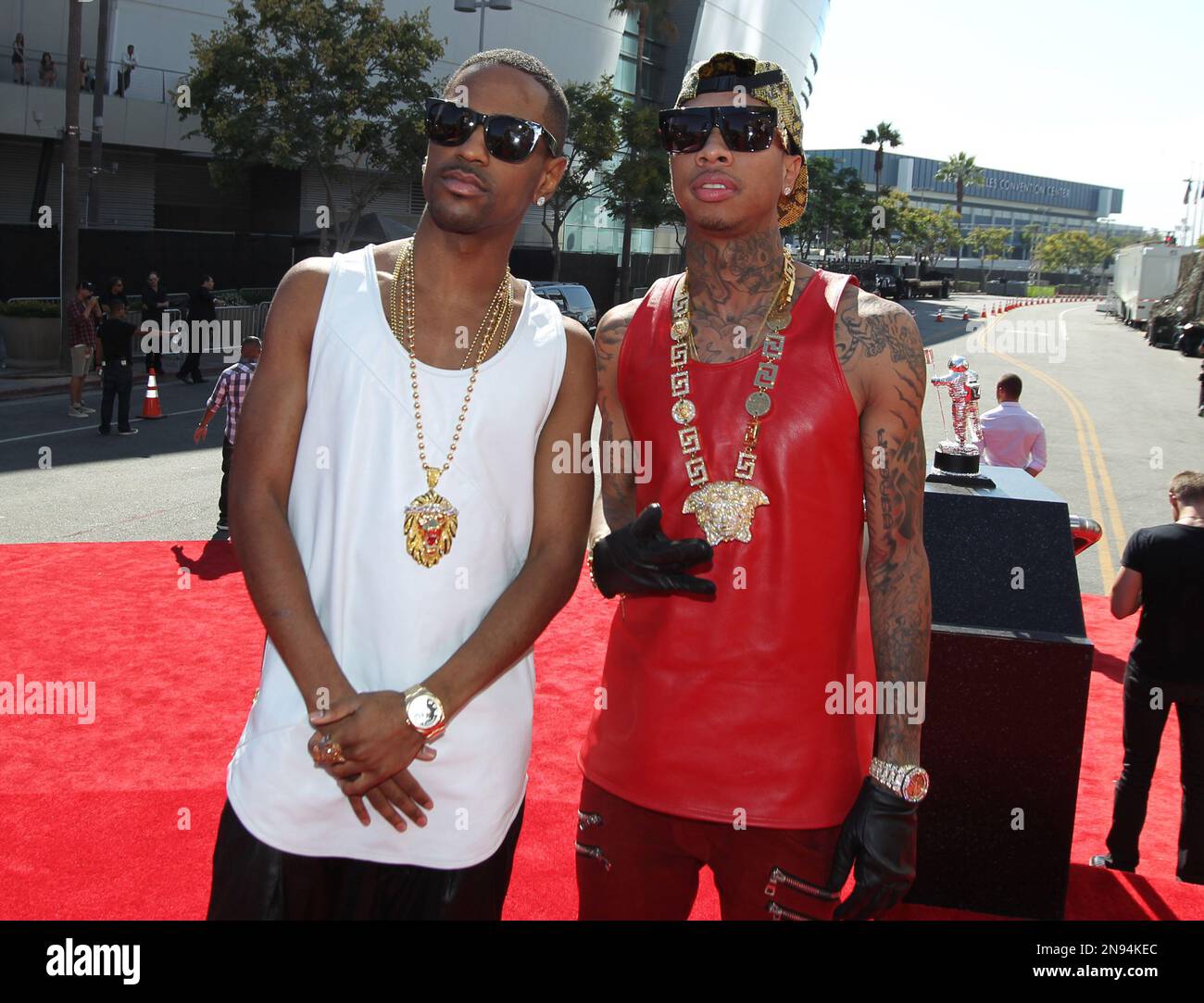 Big Sean, left, and Tyga arrive at the MTV Video Music Awards on ...