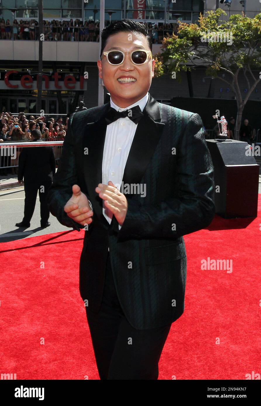 South Korean rapper PSY arrives at the MTV Video Music Awards on ...