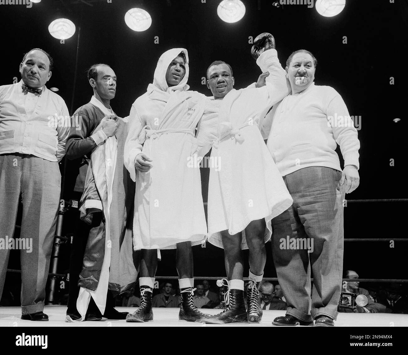 "Sugar" Ray Robinson, left, who dropped a ten-round decision to Ralph ...