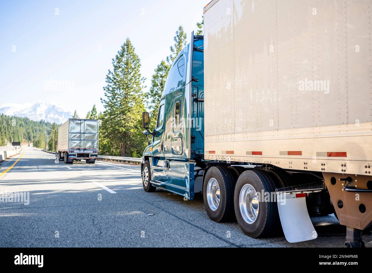 Industrial long hauler big rigs semi truck tractors with high cabs for truck driver rest ...