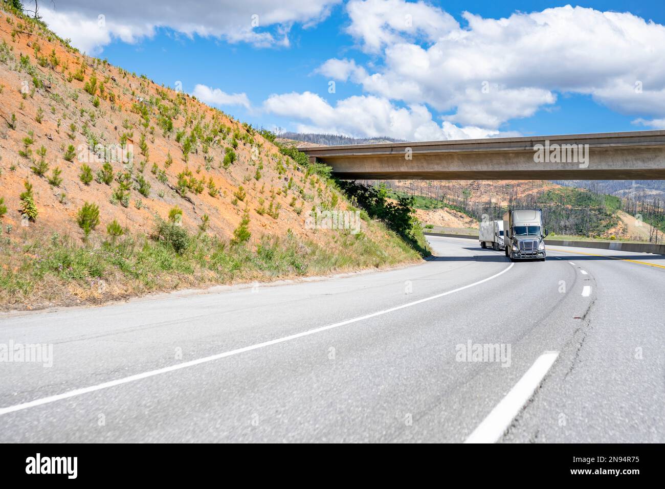 Industrial long hauler big rigs semi truck tractors with high cabs for ...