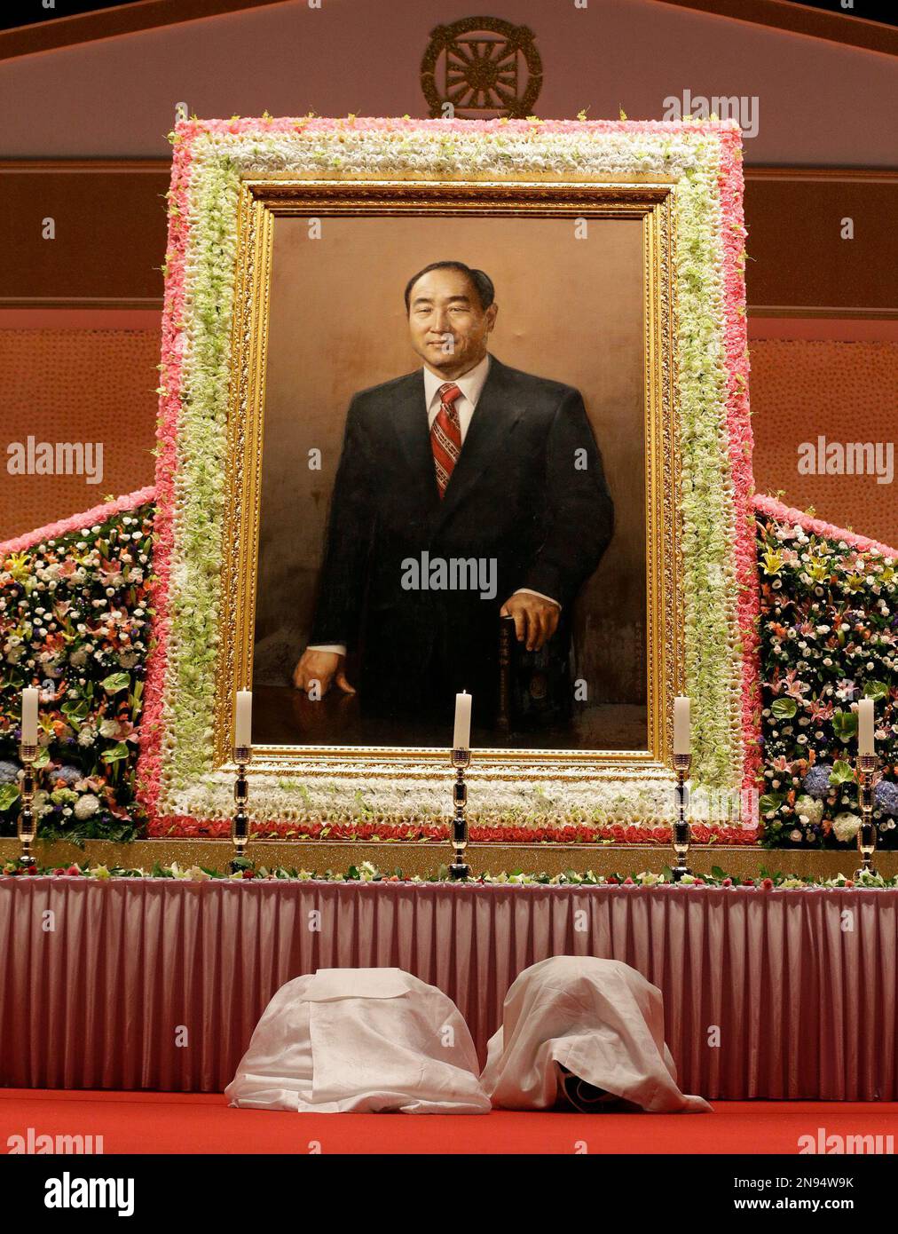 The Rev. Hyung-jin Moon, right, the youngest son of the late Rev. Sun ...