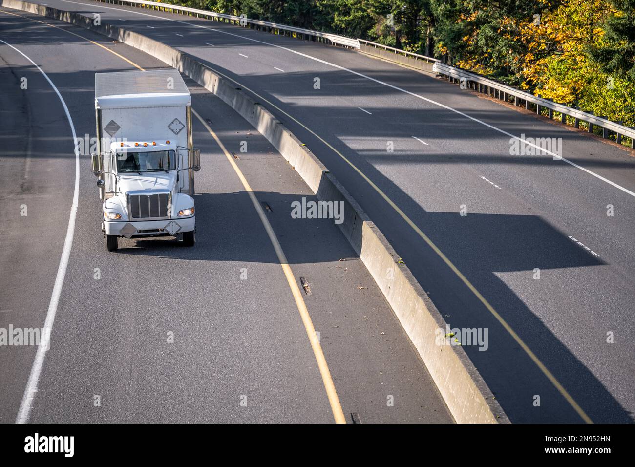 Industrial standard commercial compact middle duty rig white day cab ...