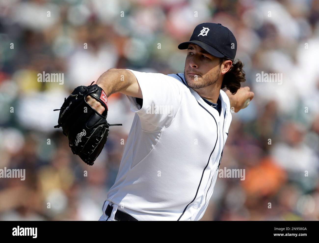 Detroit Tigers relief pitcher Darin Downs throws against the Cleveland ...