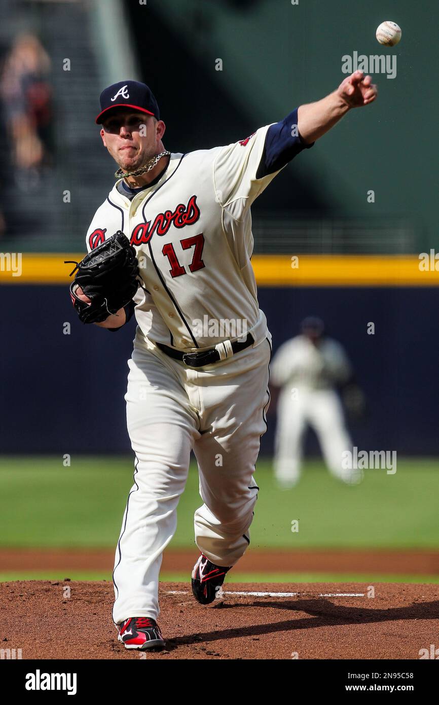 Atlanta Braves starting pitcher Paul Maholm (17) delivers in the first ...