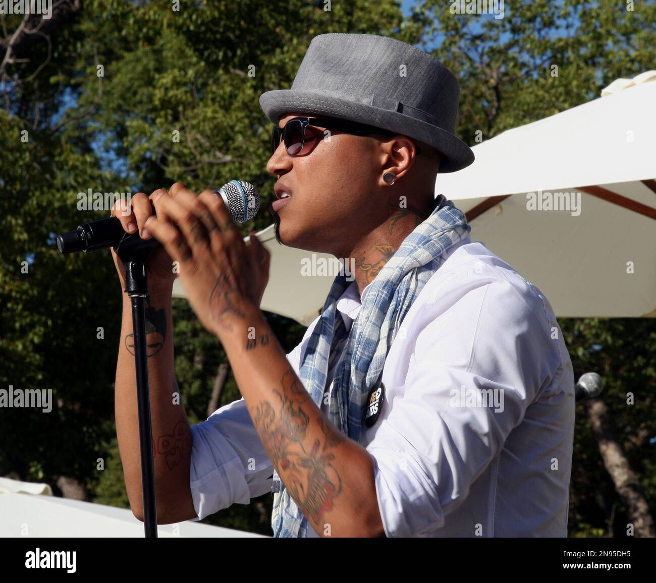 Jamar Rogers performs at Robi Reed's 10th Annual "Sunshine Beyond ...
