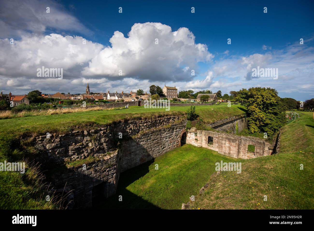 The Eliazbethan town walls of Berwick upon Tweed, Northumberland ...