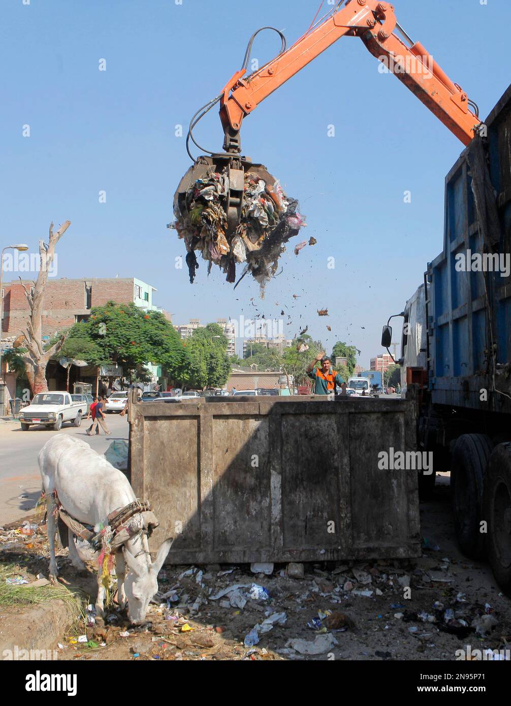 ADVANCE FOR SUNDAY, SEPT. 2 - In this Thursday, Aug. 16, 2012 photo, an ...